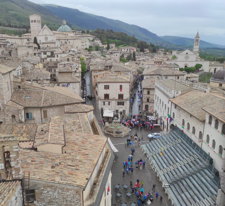 EINSTEIN TELESCOPE: A THREE-DAY CONFERENCE IN ASSISI, BETWEEN SCIENCE ...